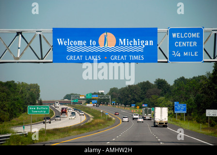 Welcome to Michigan sign on Interstate 94 freeway leaving Indiana Stock ...