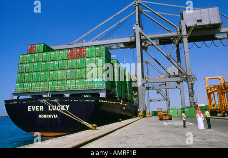 Jeddah Saudi Arabia Container Ship Loading On To Lorry Stock Photo - Alamy