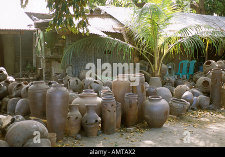 Burnay Pottery Vigan Stock Photo - Alamy
