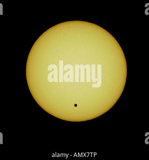 Venus transiting the Sun on June 8th 2004. Left: Second contact on 07: ...