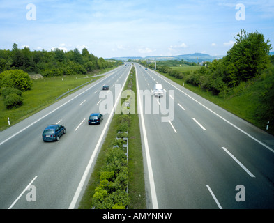 safety barrier central reservation motorway Stock Photo - Alamy