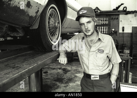 Old repair shop in an rural small town Stock Photo - Alamy