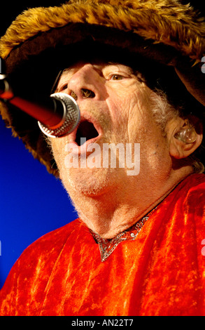 Veteran Jazz singer George Melly performing at the annual Jazz Festival ...
