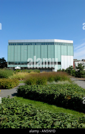 Bibliothèque nationale du Québec (Quebec national library) in downtown ...