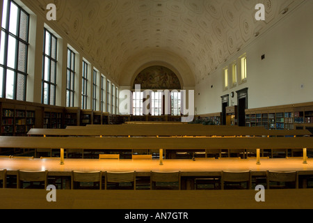 The Harlan Hatcher Graduate Library reference room at the University of ...