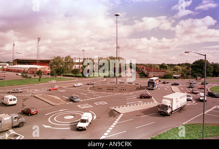 uk roundabout round about roundabouts car cars negotiating traffic ...