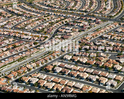 Las Vegas suburban housing sprawl and the Spring Mountains in Southern ...