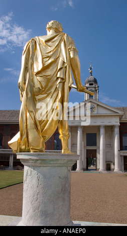 Statue in the courtyard of the Royal Chelsea Hospital in Chelsea home ...
