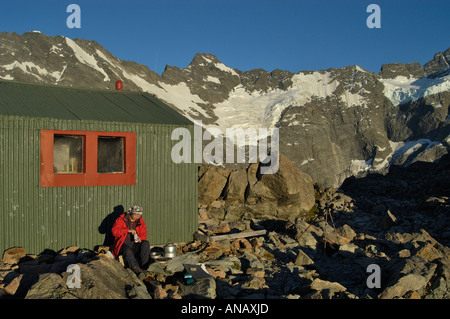 Mueller Hut in Mt. Cook (Aoraki) National Park in New Zealand Stock ...