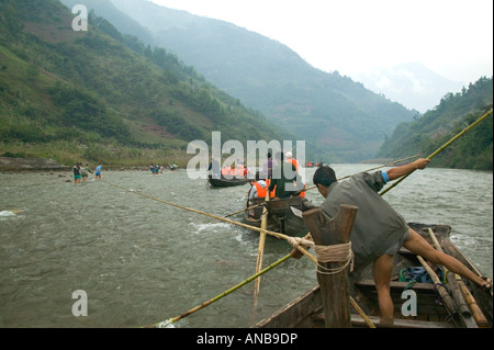 Shennong Stream boat excursion Stock Photo: 15473122 - Alamy
