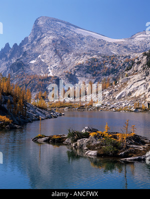 Little Annapurna mountain in the Enchantment Lakes Wilderness Area ...
