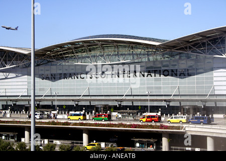 The United Airlines Building at San Francisco International Airport SFO ...