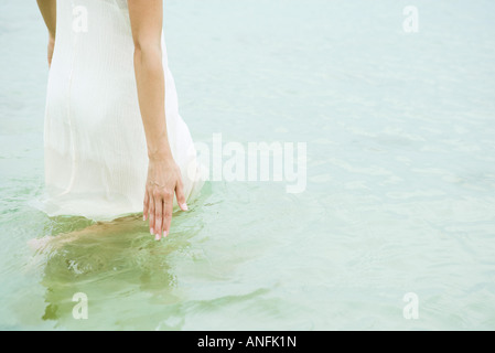 women walking in knee deep monsoon water world record rain in Bombay ...