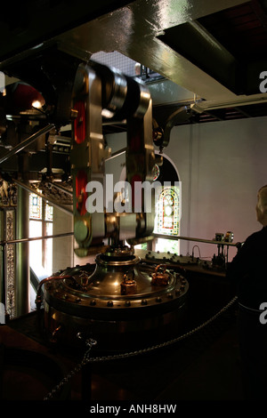 James Watt's parallel motion linkage system at Crofton Beam Engines ...