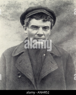 VLADIMIR LENIN (1870-1924) Russian revolutionary about 1920 Stock Photo ...