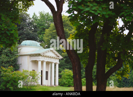 kew gardens temple Stock Photo - Alamy