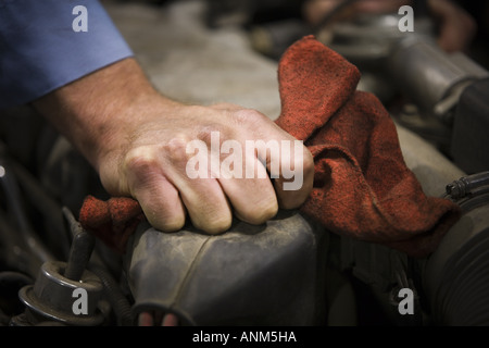 MESSY CAR REPAIR WORKSHOP HORIZONTAL BAPDB10242 Stock Photo - Alamy