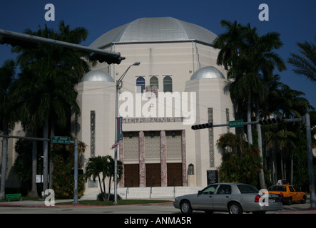 Exterior of Temple Emanu-El synagogue in South Beach, Miami Beach ...