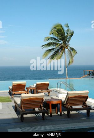 INFINITY POOLSIDE OF LEELA KOVALAM Stock Photo - Alamy