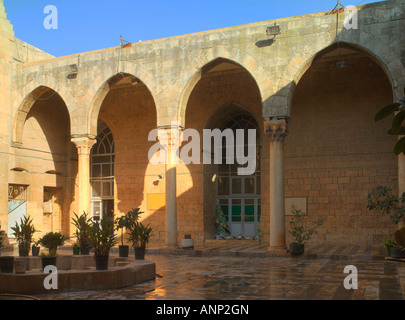 Firdaus madrasa, Aleppo, courtyard Stock Photo - Alamy