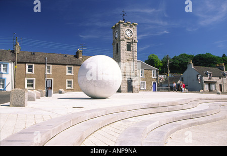 Creetown town centre granite sculpture by Hideo Foruta Stock Photo - Alamy