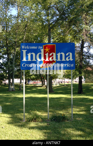 Welcome to Indiana State Signpost at the state border Stock Photo - Alamy