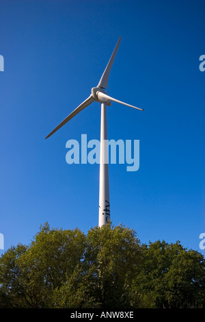 Ecotricity's 85 metre high wind turbine at junction 11 of the M4 ...