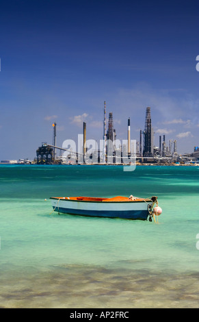 Aruba Oil Refinery Stock Photo - Alamy