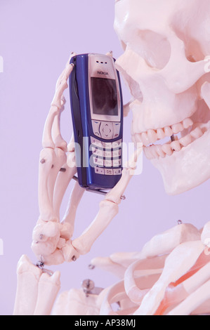 A human skeleton talking on a mobile phone Stock Photo: 15661907 - Alamy
