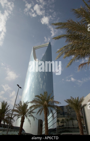 Kingdom Centre Tower - Riyadh Stock Photo - Alamy