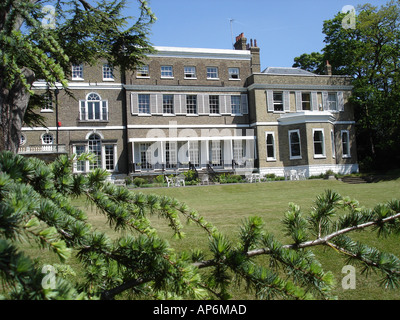 Templeton Estate on Priory Lane in Roehampton London England 2005 Stock ...