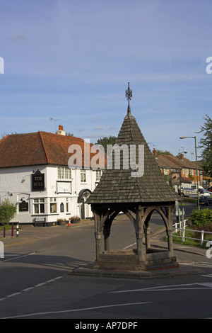 The Wishing Well, High Street, Bovingdon, Hertfordshire Stock Photo - Alamy