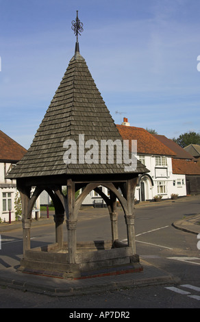 The Wishing Well, High Street, Bovingdon, Hertfordshire Stock Photo - Alamy
