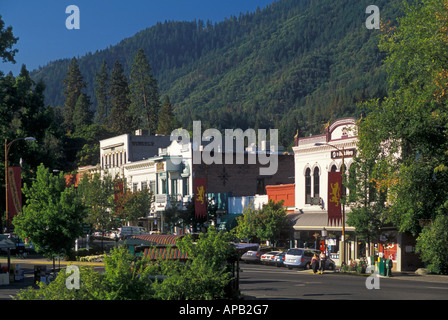 Shops and restaurants on Lithia Plaza at junction with Main Street ...