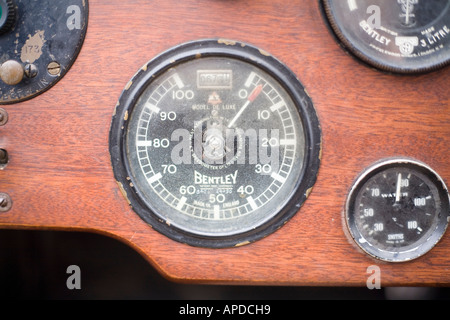 The instrument panel of a vintage Bentley car Stock Photo - Alamy