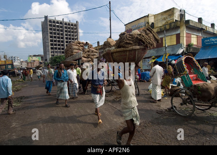 Urban poverty Dhaka Bangladesh PH Dan White Stock Photo - Alamy