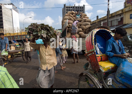Urban poverty Dhaka Bangladesh PH Dan White Stock Photo - Alamy