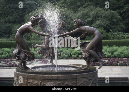 Untermeyer Fountain, three dancing Maidens in the conservatory garden ...