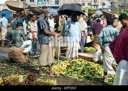 Urban poverty Dhaka Bangladesh PH Dan White Stock Photo - Alamy