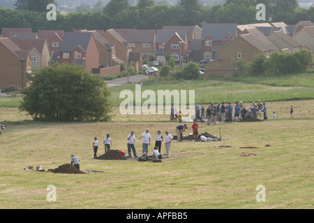 The dig for Roman remains at Groundwell Ridge Swindon by Tony Robinson ...