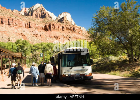 A bus with tourists stops in the desert near Beersheba, Israel ...