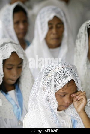 catholic white church in the Philippines. Iglesia ni cristo means in ...