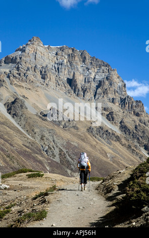 Thorung Phedi (4450m). Annapurna circuit trek. Nepal Stock Photo - Alamy