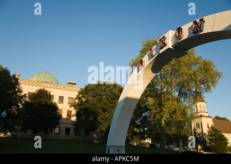ILLINOIS Dixon Veteran Memorial arch over Galena Avenue Old Lee county ...