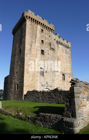 Clackmannan Tower, former ancestral home of Bruce family Stock Photo ...