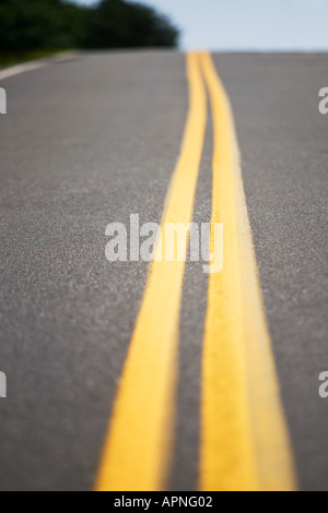 yellow road markings Stock Photo - Alamy