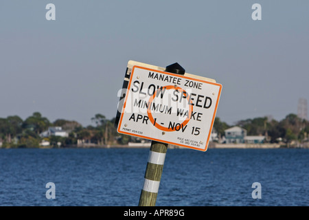Slow Speed Minimum Wake sign in Hillsborough river in Tampa. Florida ...