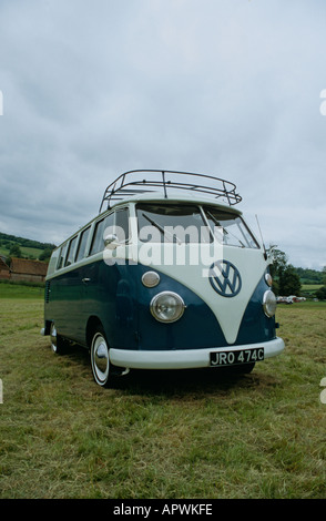 Volkswagen Kombi (splitty) of 1965 Stock Photo - Alamy