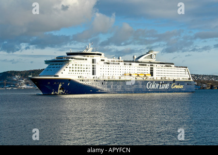 Color Line new car ferry Color Magic leaving Oslo Norway en route to ...