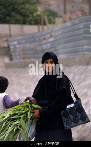 Aden, Yemen - Street Scene Stock Photo - Alamy